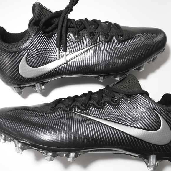 Nike | Shoes | Nike Mens Black And Silver Soccer Cleats | Poshmark